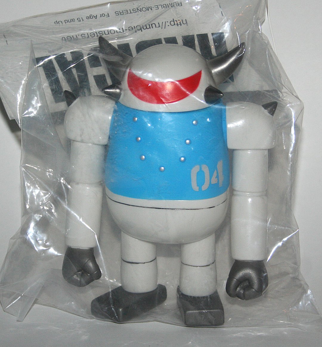 Rumble Monsters White 04 Robot