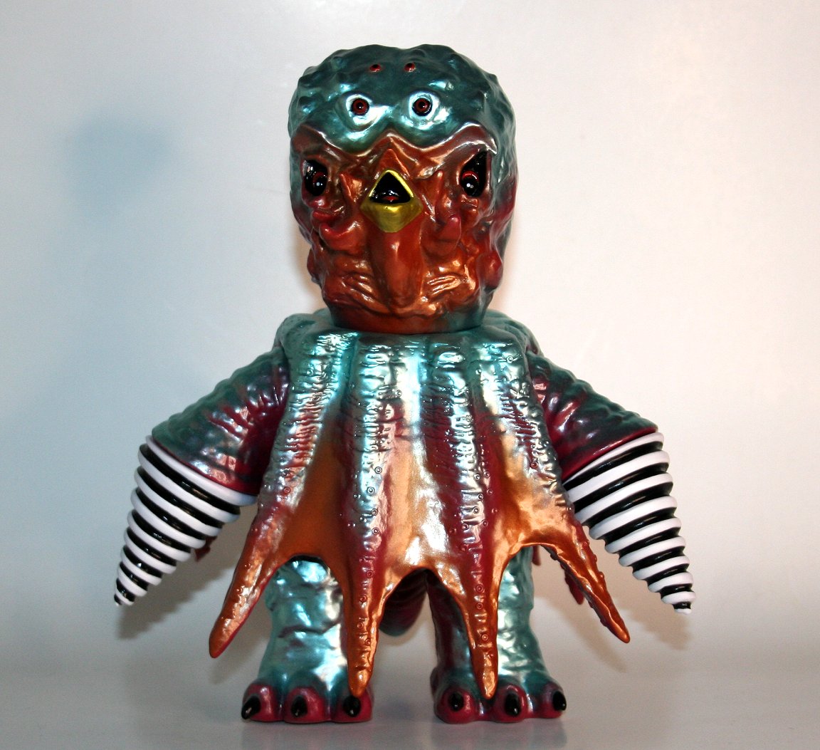Anraku Ansaku x Medicom Magenta Bipedal Cephalopod