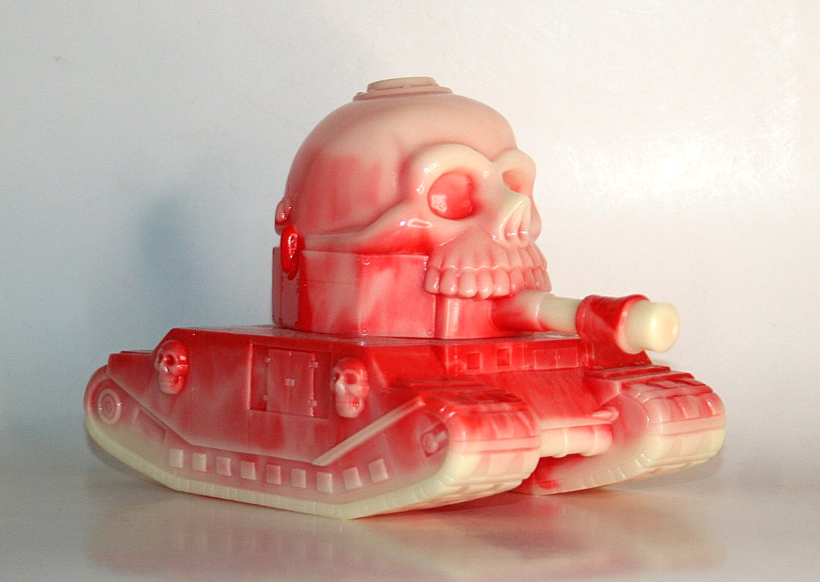 Shirahama Red and Glow Skull Phantom Tank