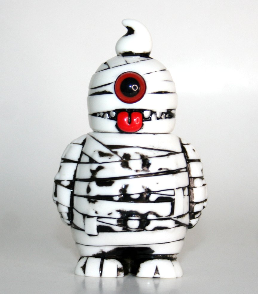 Skull Toys Stay Fluffy Skull Mummy