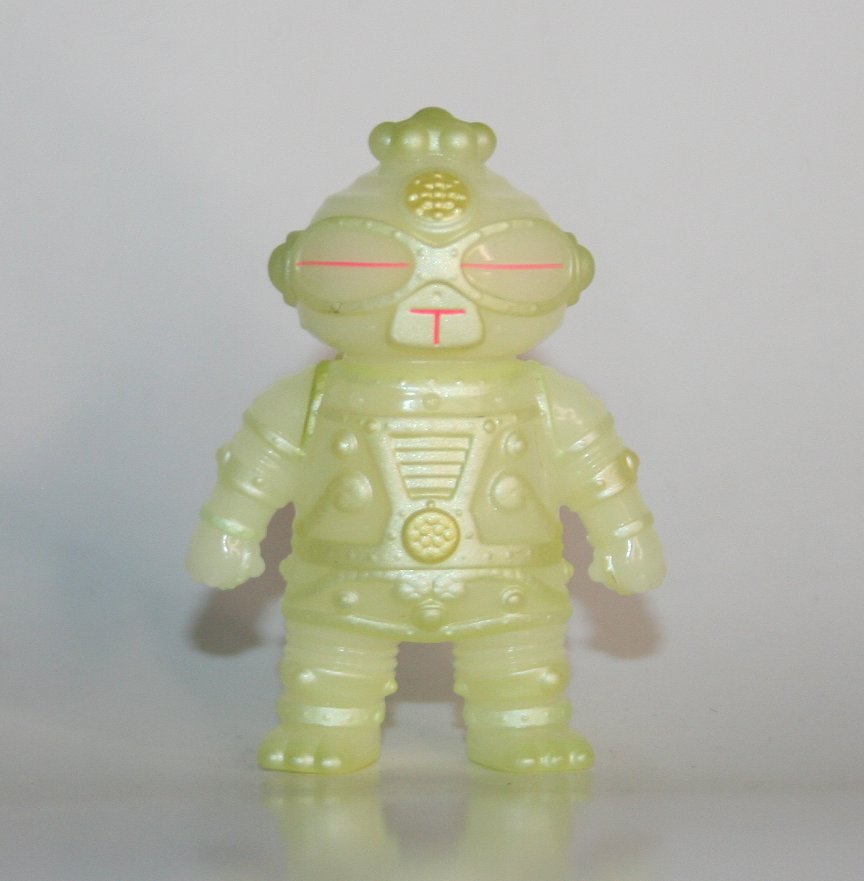 Medicom x Toky VAG 40 Glow Tomodachi Zero Machine