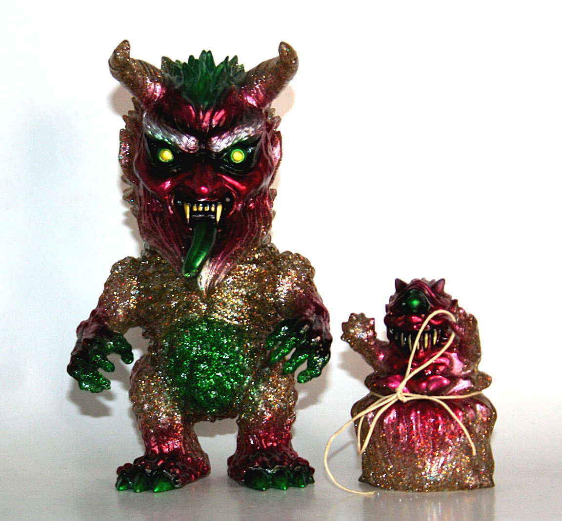 MVH Uber Lame Christmas 2020 DX King Krampus