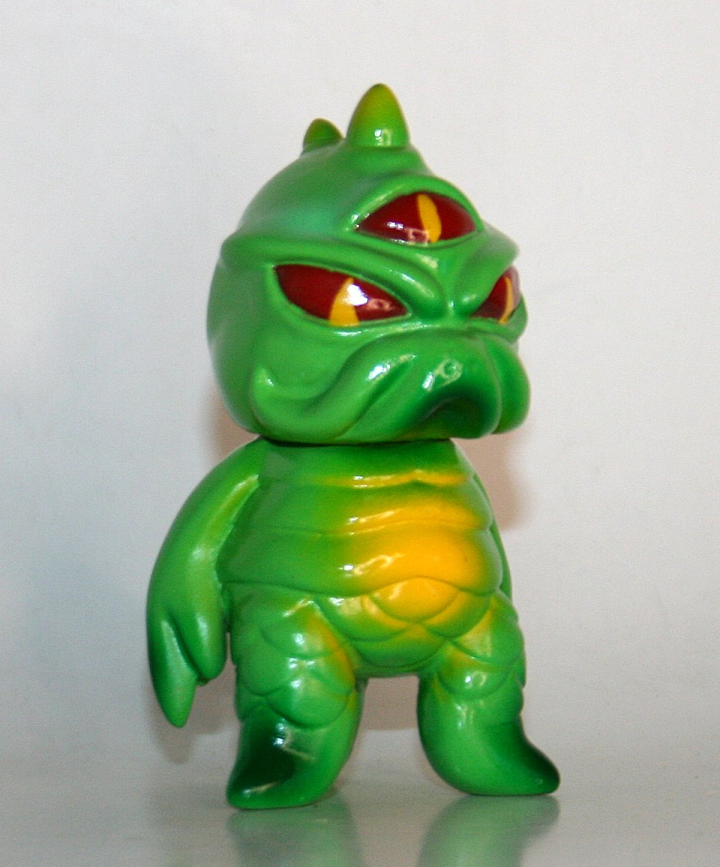 Max Toy Co Green Mini Tripus